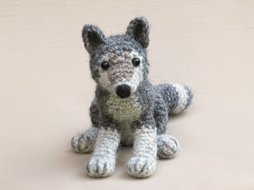 Woolfie, realistic crochet wolf pattern