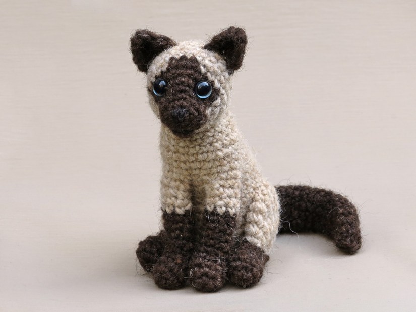 Maisie, crochet Siamese cat pattern